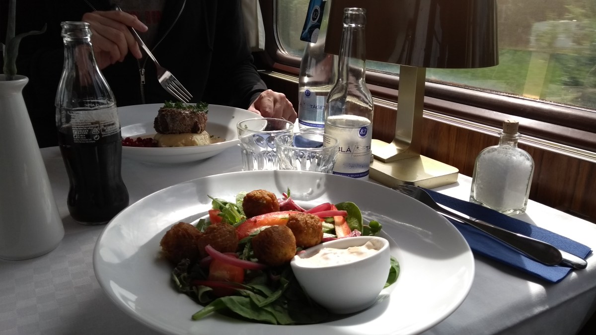 Great places to eat in Sweden: A review of the Blå Tåget train – The Nomad Polymath